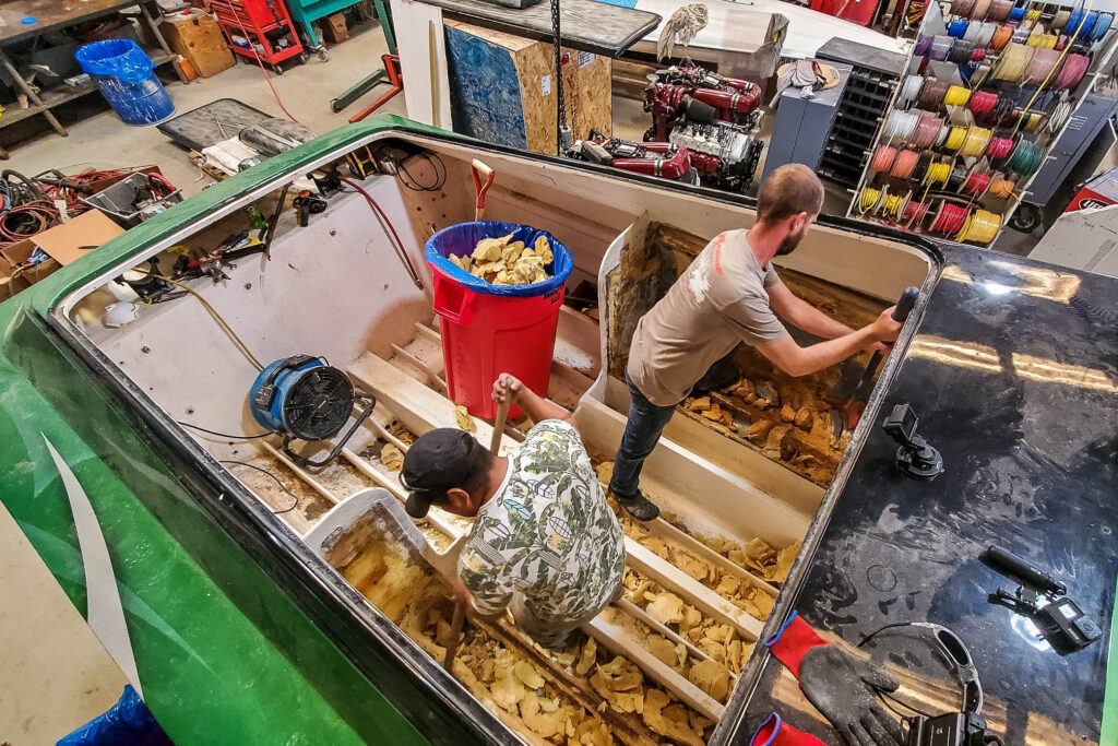 2021 Key West “Fountain-tastic” High Speed Horseplay – Luxury Center ...