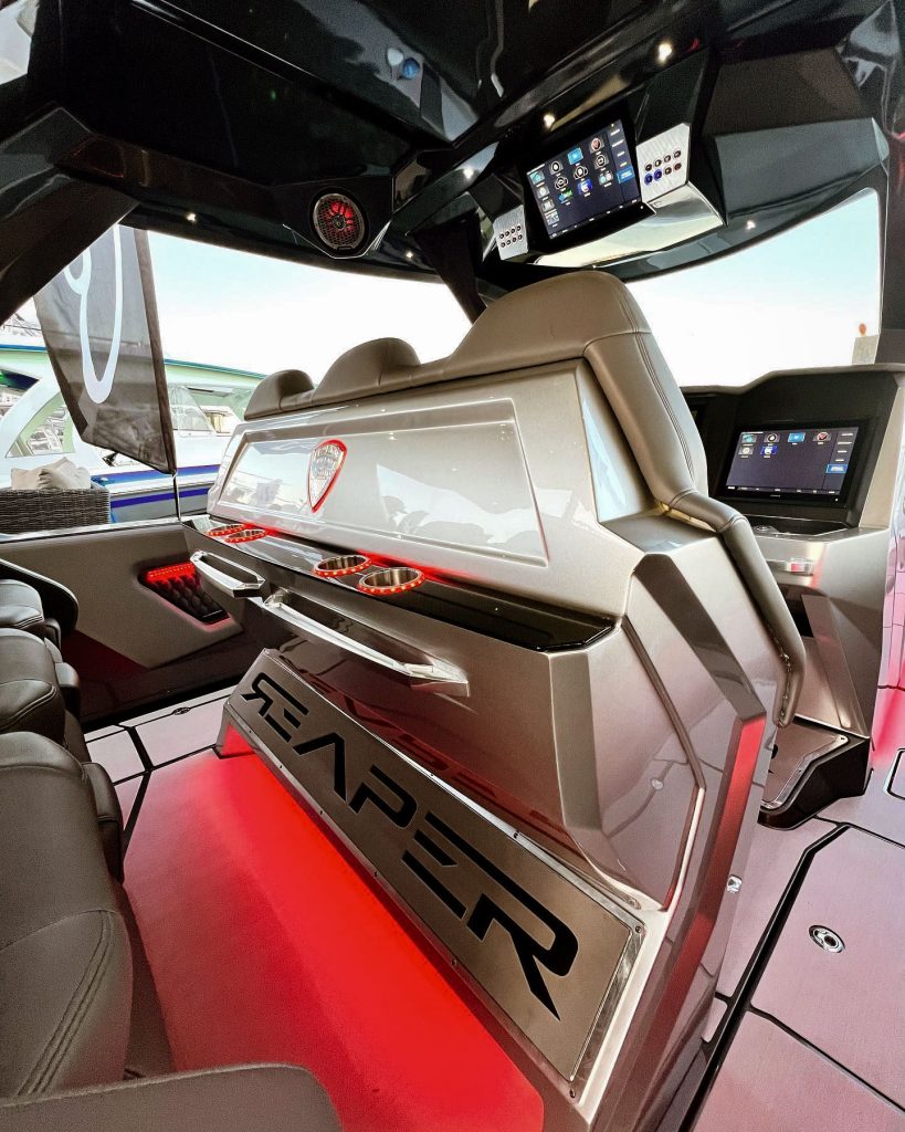 Adrenaline Powerboat’s “Carbon-Fiber Rush” at the Palm Beach Boat Show ...