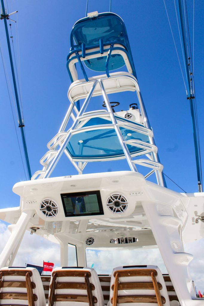 The SeaVee 450z: Seamless in Dimension and Design – Luxury Center Consoles