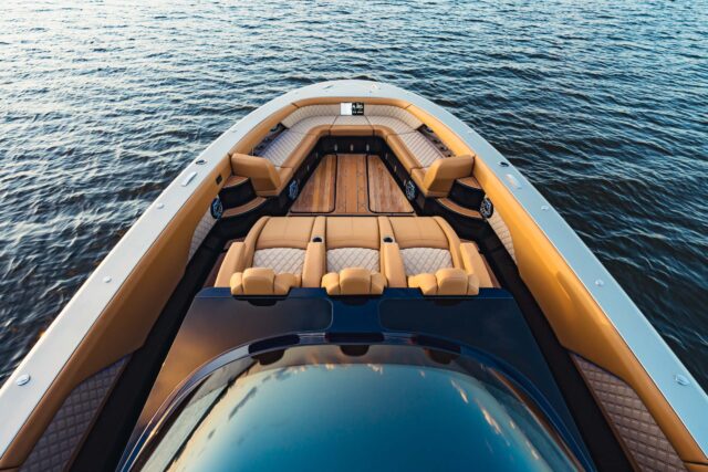 The Essence of Perfection: Mystic M5200 CC Mesmerizes the Masses at the ...