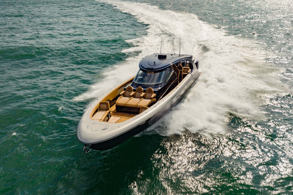 The Essence of Perfection: Mystic M5200 CC Mesmerizes the Masses at the ...