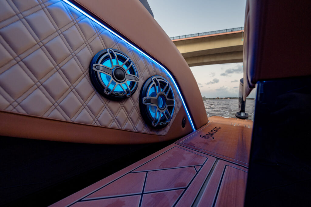 The Essence of Perfection: Mystic M5200 CC Mesmerizes the Masses at the ...