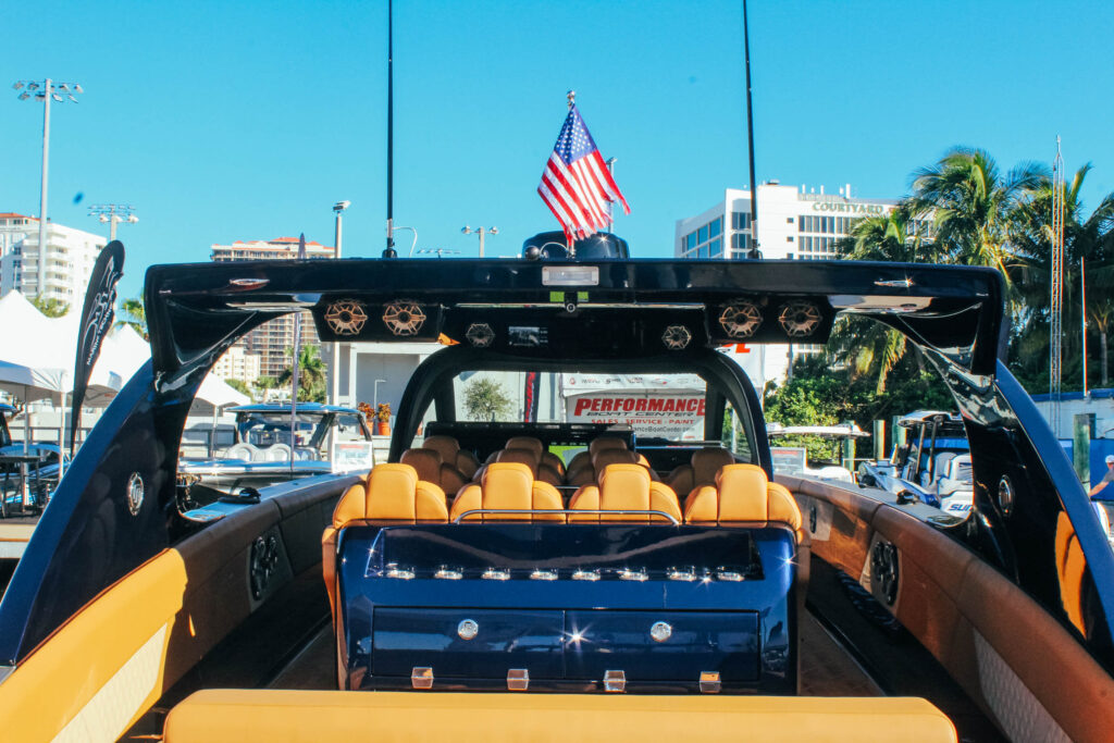 The Essence of Perfection: Mystic M5200 CC Mesmerizes the Masses at the ...